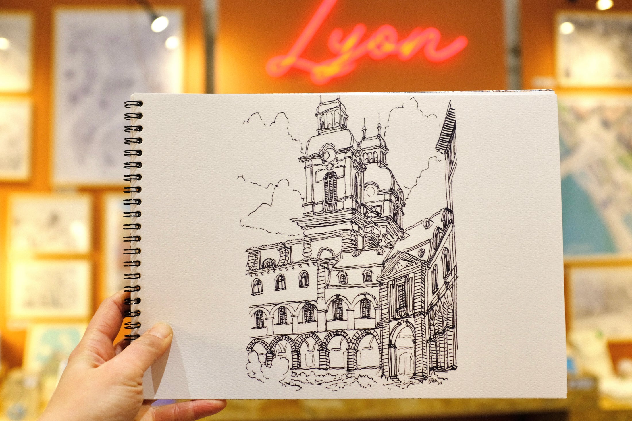 Carnet de coloriage Les façades de Lyon